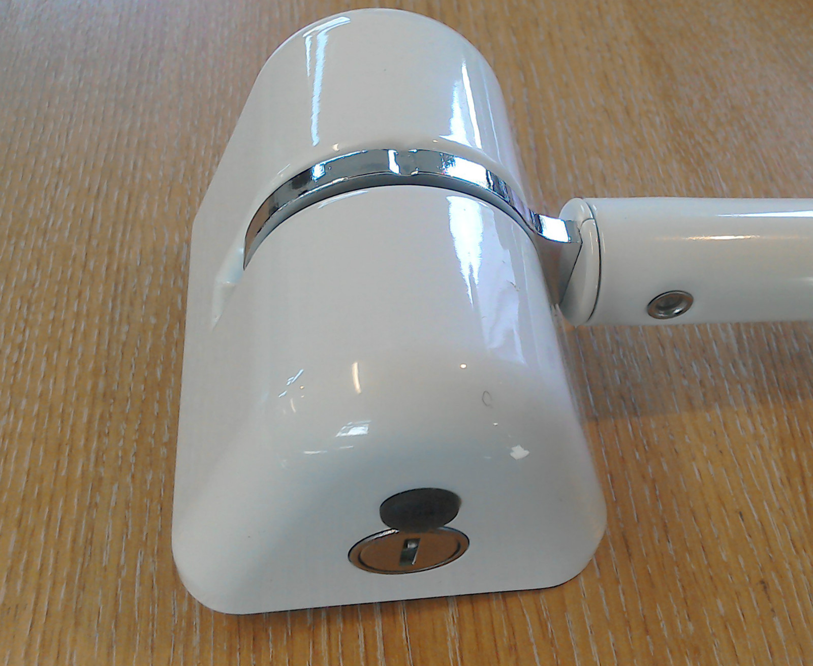 Milenco Small 35 Security Hand Rail Sturdy Handle Robust Twin Lock ...