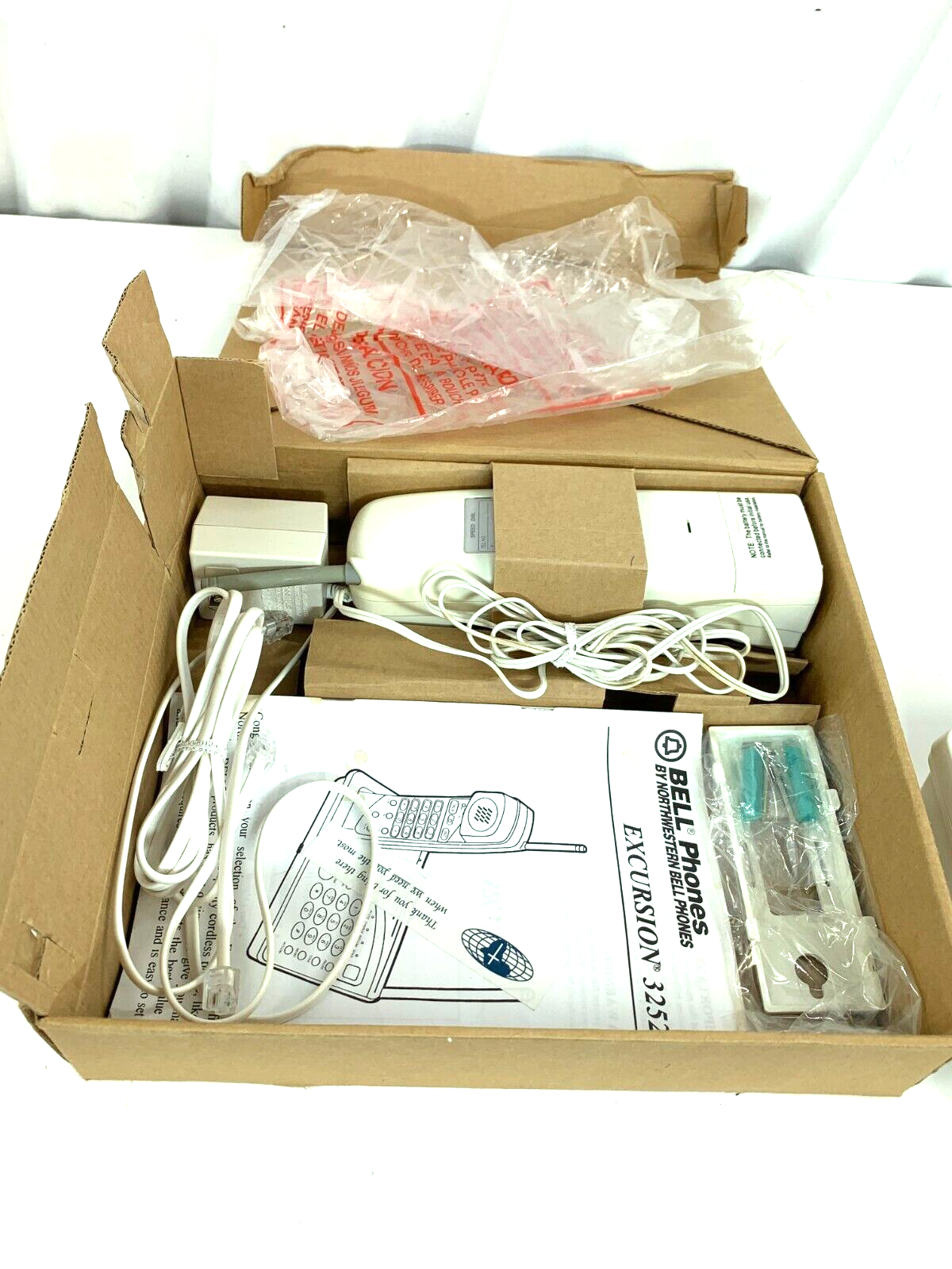 Bell Phones #32525-1 Rare Wireless 25 Channel Cordless Telephone White ...