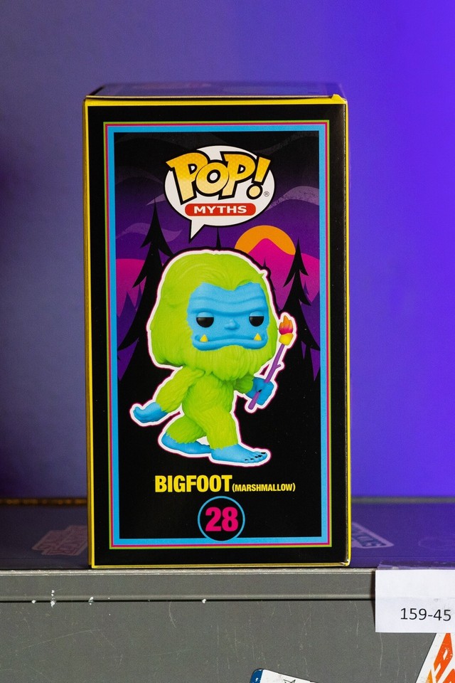 Funko Pop Myths Bigfoot #28 Marshmallow Black Light HQ Exclusive In ...