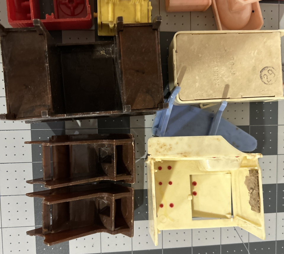 Renwal 1950s Dollhouse Lot Kitchen Sewing Machine Room Radio Table ...