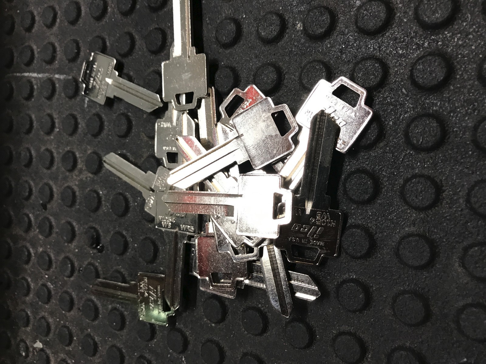 LOT OF 19 KABA ILCO N1054WB-WR5 Key Blank, Brass, Type WR5, 5 Pin | eBay