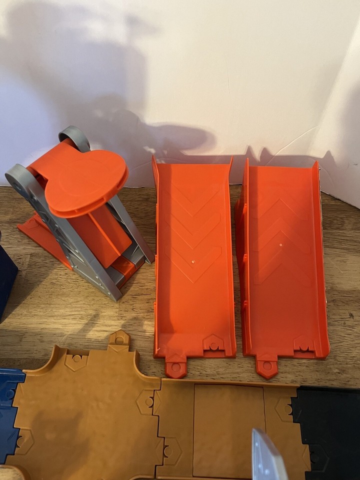 Blaze the Monster Machines Race Track Set Dome Loop 2 Launchers 6 ...