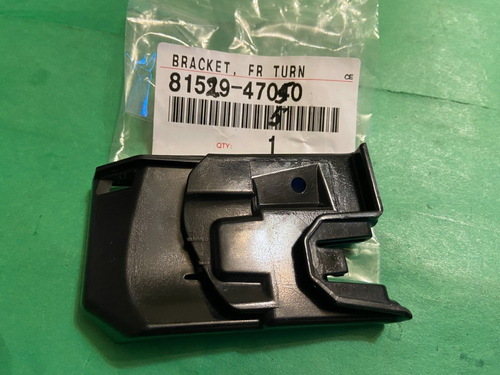 2010-15 TOYOTA PRIUS FRONT LEFT TURN SIGNAL LIGHT BRACKET 81529-47050 ...