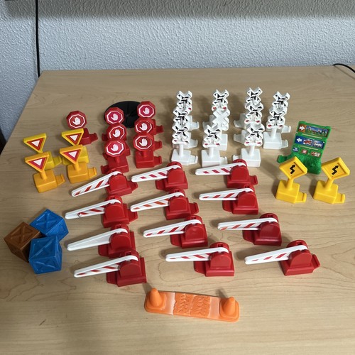 42 Piece Lot Geo Trax Signs Cargo | eBay