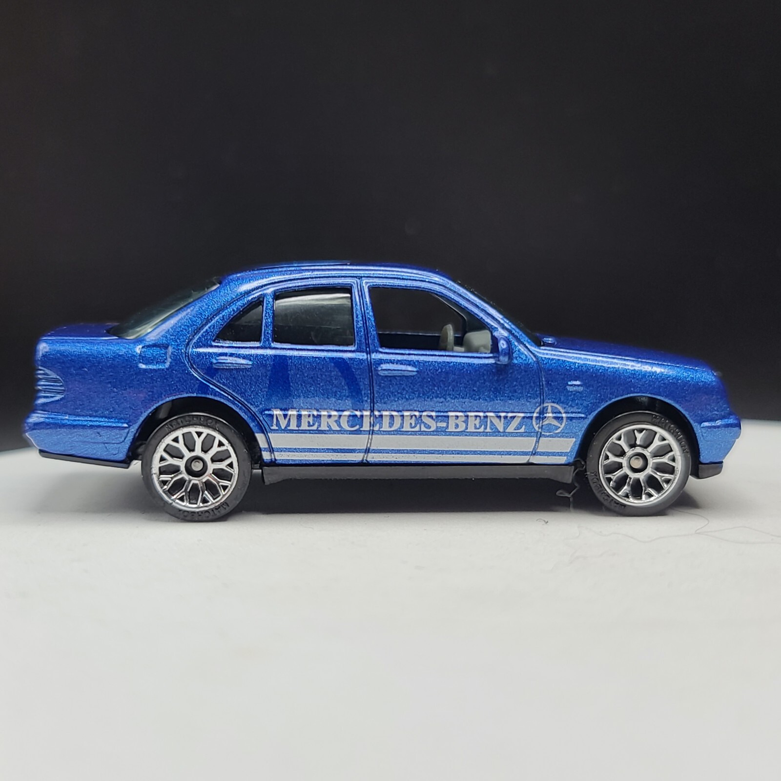 Matchbox Mercedes-Benz E Class (2002 MBX 1-75, ROW / International ...