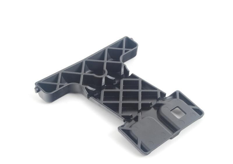 Mercedes-Benz W204 Style Radiator Grille Support Bracket Genuine ...