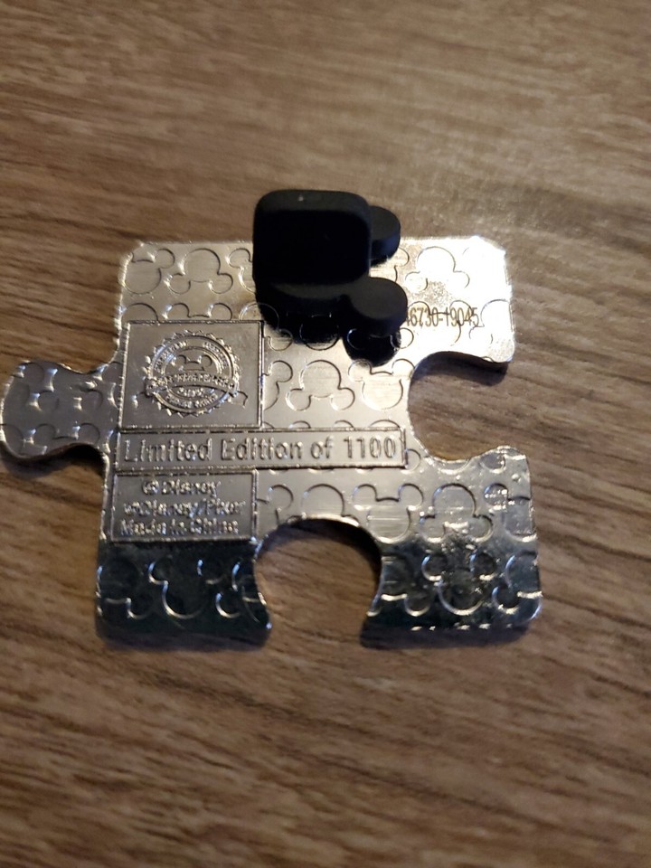Disney Pin LE 1100 Kevin Puzzle Piece Pixar UP Character Connection ...