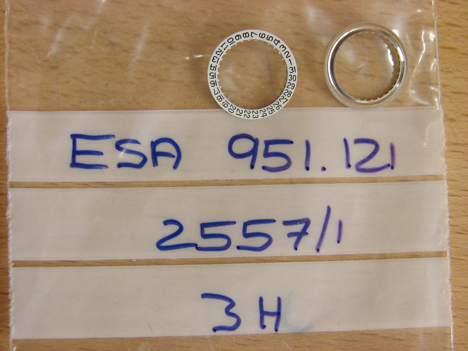 ETA 951.411, 951.111, 951.121 date disc #2557 @ 3 and 6 | eBay