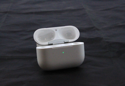 Apple AirPods Pro 1st Gen Wireless Charging Case Replacement ONLY ...