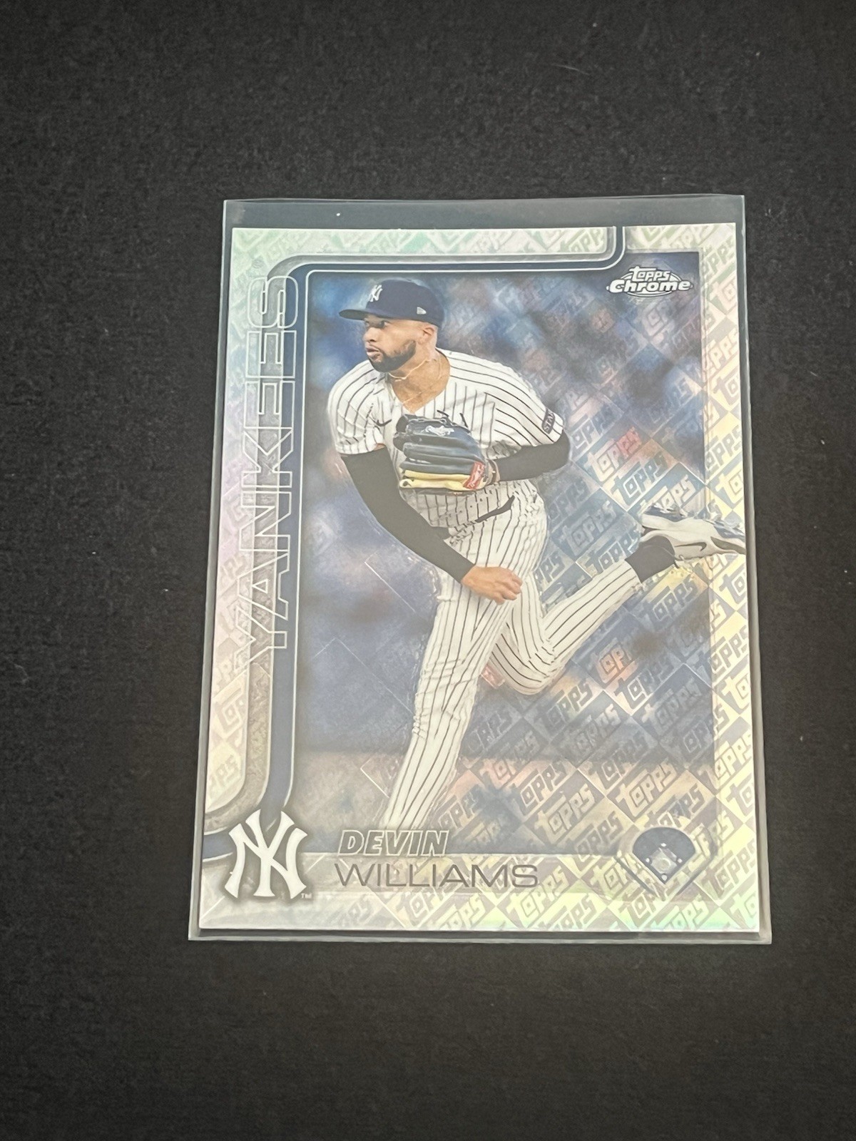 Devin Williams 2025 Topps Chrome Logofractor Edition #153 Orange ...