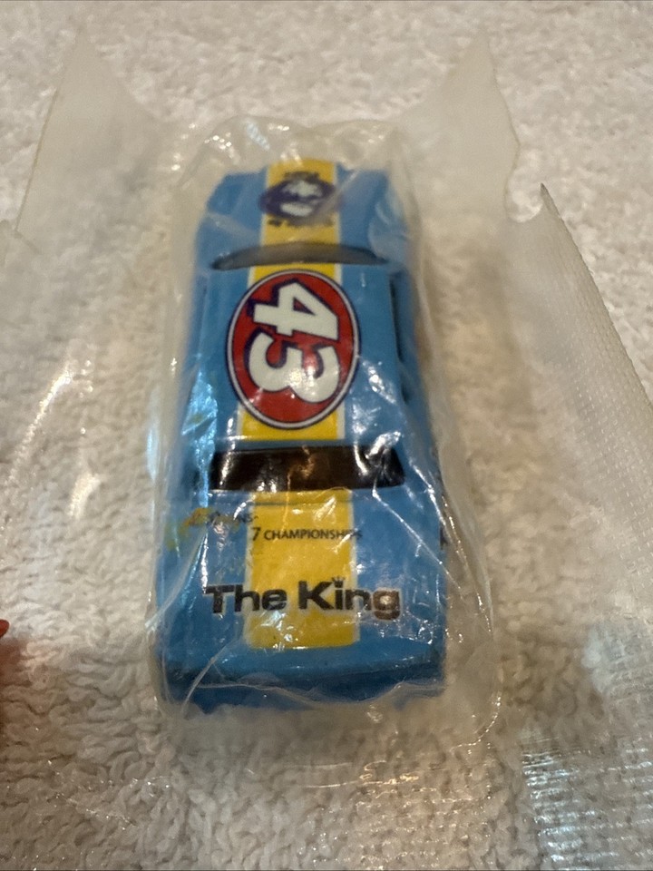 Hot Wheels Mattel 2003 Richard Petty #43 The King 1984 Pontiac Grand ...