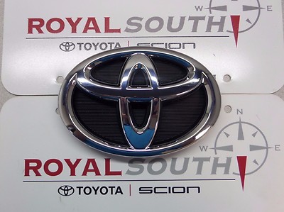 Toyota Highlander 2014 - 2016 Front Toyota Emblem (w/o PCS) Genuine OEM ...