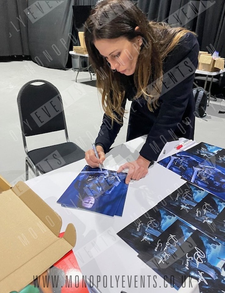 8x10" Tomb Raider Lara Croft Print Signed By Rhona Mitra with COA | eBay