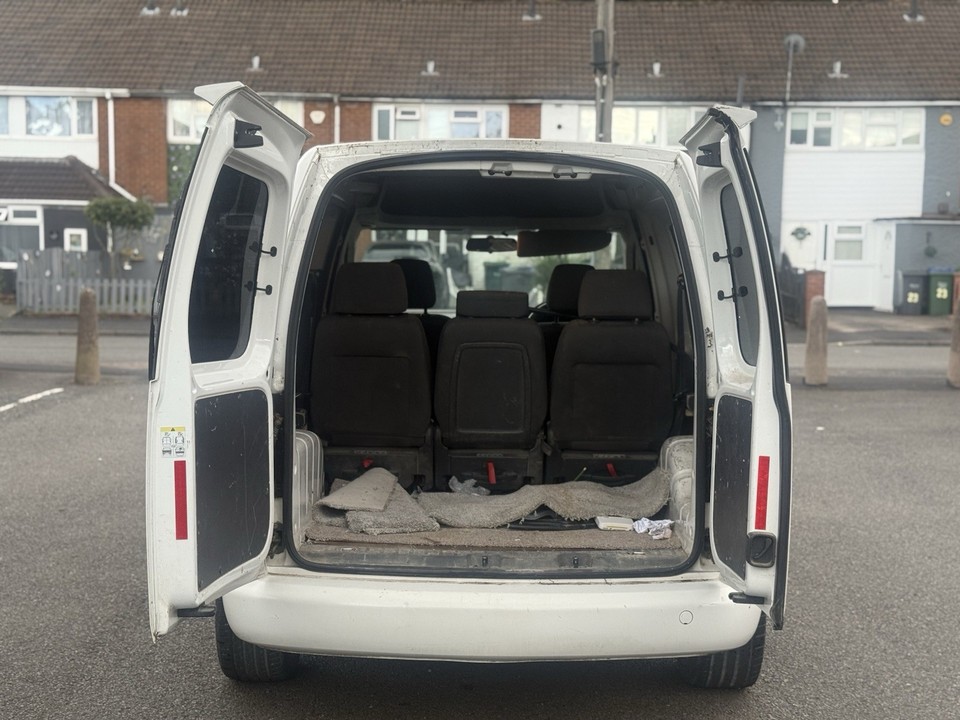 2014 Volkswagen caddy 1.6 C20 TDI + Rear Seat Conversion + 2 Owners ...