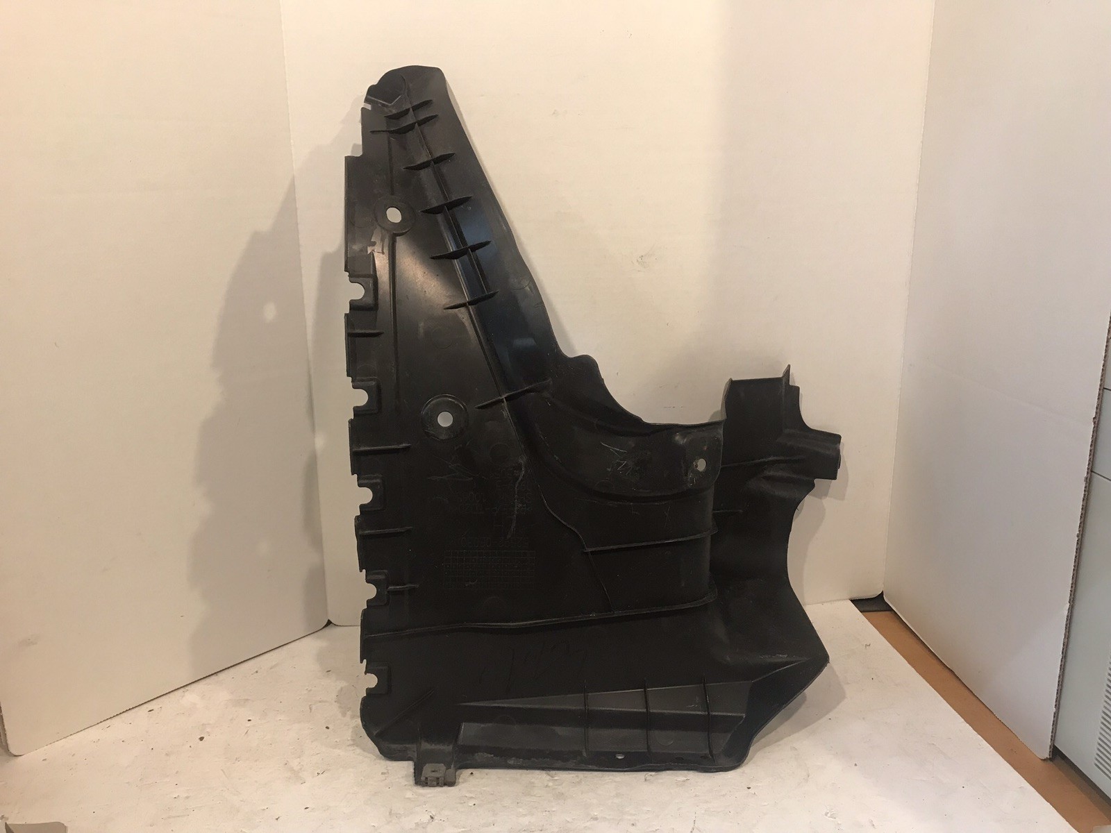 2011-2013 Toyota Highlander Left Side Rear Bumper Side Seal ...