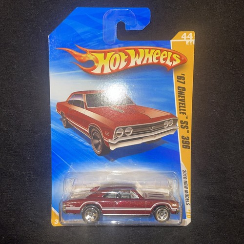 VTG HOT WHEELS 1967 CHEVELLE SS 396/ 2010 NEW MODELS 44/44 RED Big ...