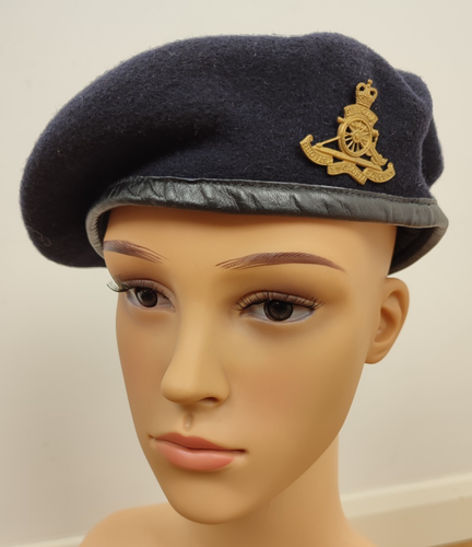ROYAL ARTILLERY BERET & BADGE, Navy Blue, Size 7 1/4, No Signs of Wear ...