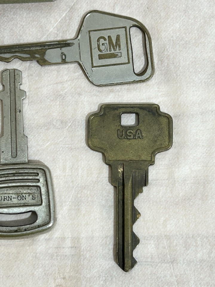 Mixed Lot Of 11 Vintage Keys GM Ford | eBay
