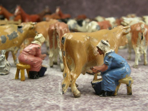 Vintage Lead Toy Britains Home Farm Series 107 pieces Farm Animals and ...