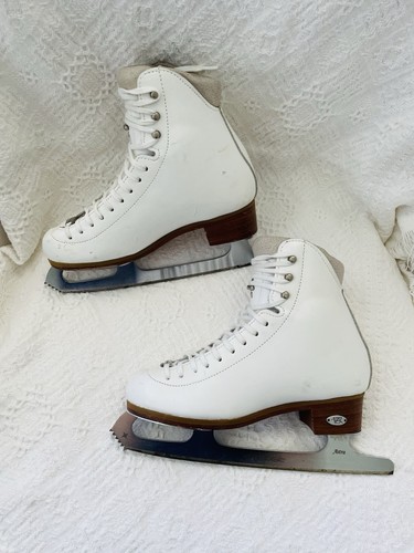 Riedell Model 910 Flair Ice Skates size 4 M +Astra Eclipse Blades | eBay