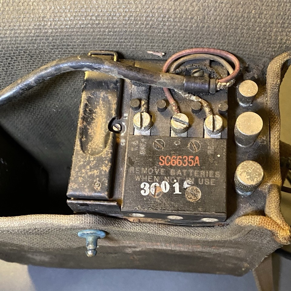 WW2 Signal Corp US Army Field Telephone EE-8-B Hand Crank Phone ...