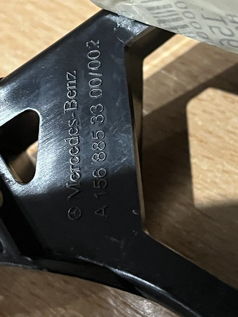 MERCEDES-BENZ GLA X156 REAR LEFT BUMPER LOWER BRACKET A1568853300 ...