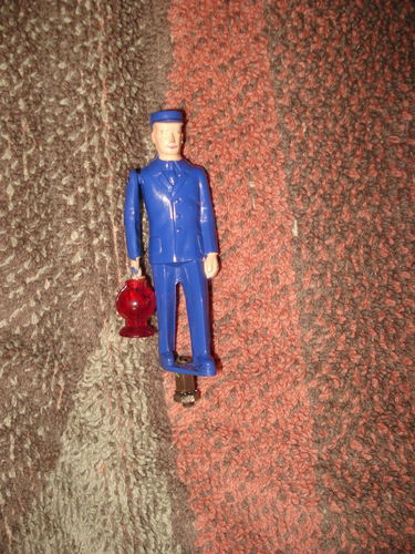 Lionel Layout Odds & Ends Gateman RR Crossing Sign Barrels Container ...