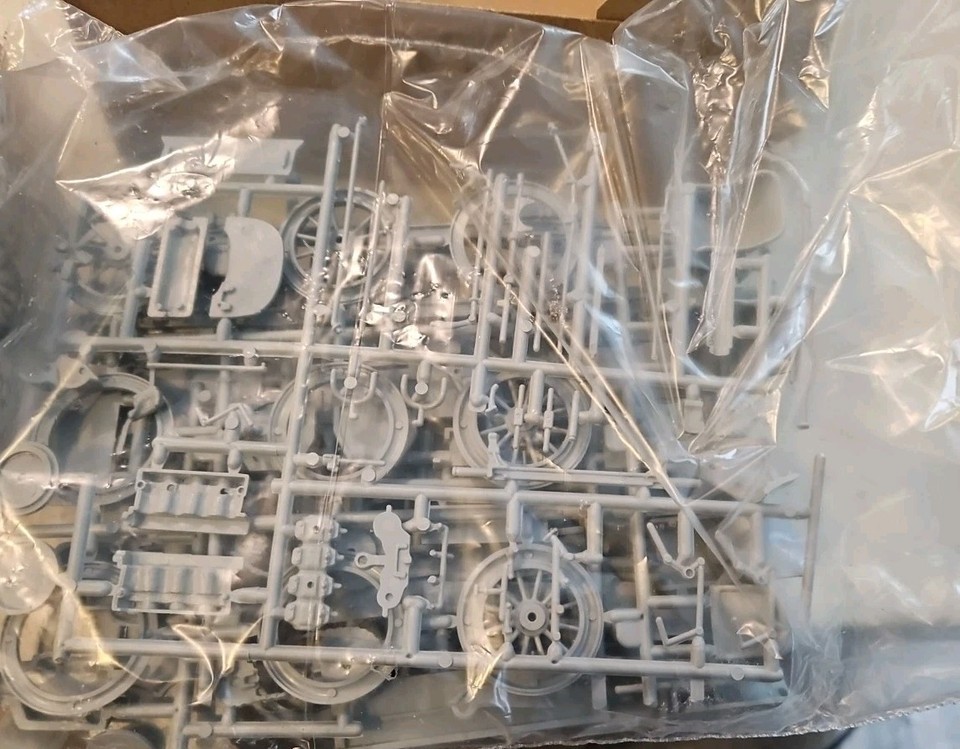 AMT Thomas Flyer Model Kit 1/25 Scale Still Sealed Inside Vintage ...