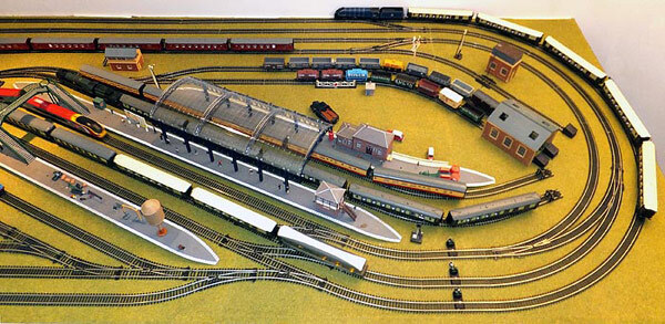 HORNBY Digital Train Set HL10 Large Layout - Multi Track with 2 Trains ...