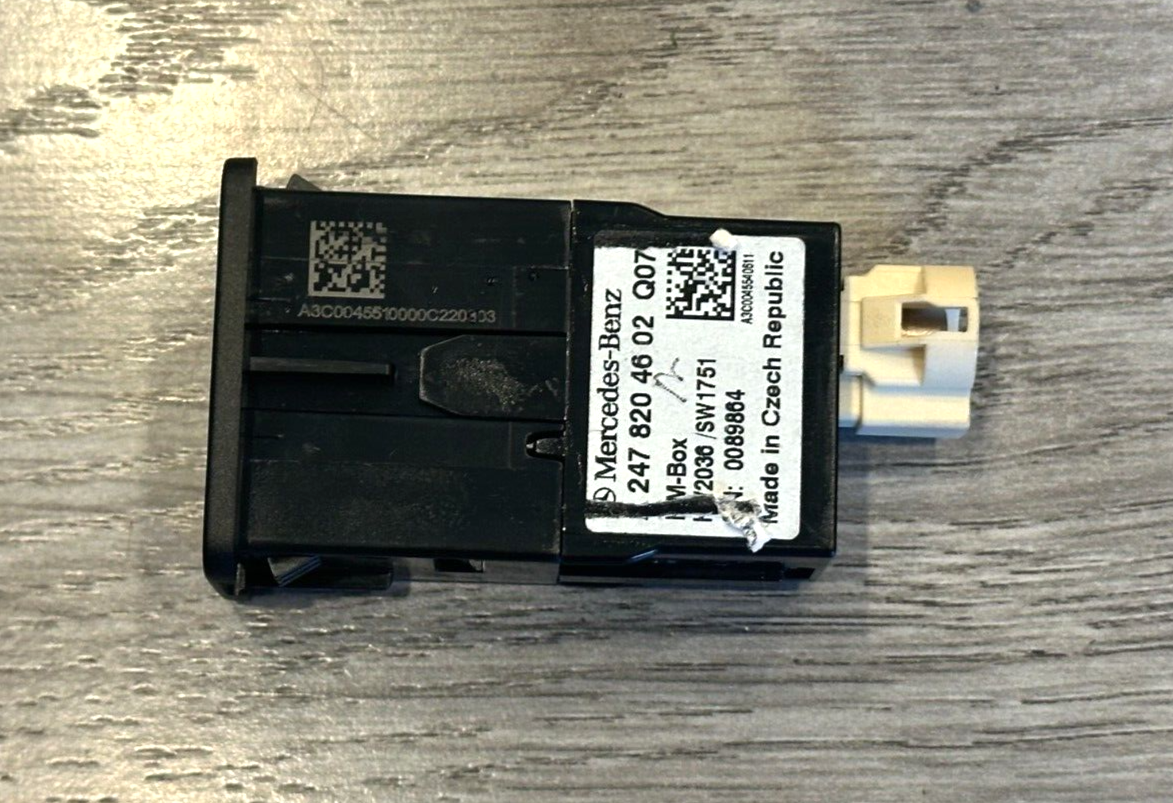 Genuine Mercedes-Benz USB Port 247-820-46-02 for sale online | eBay