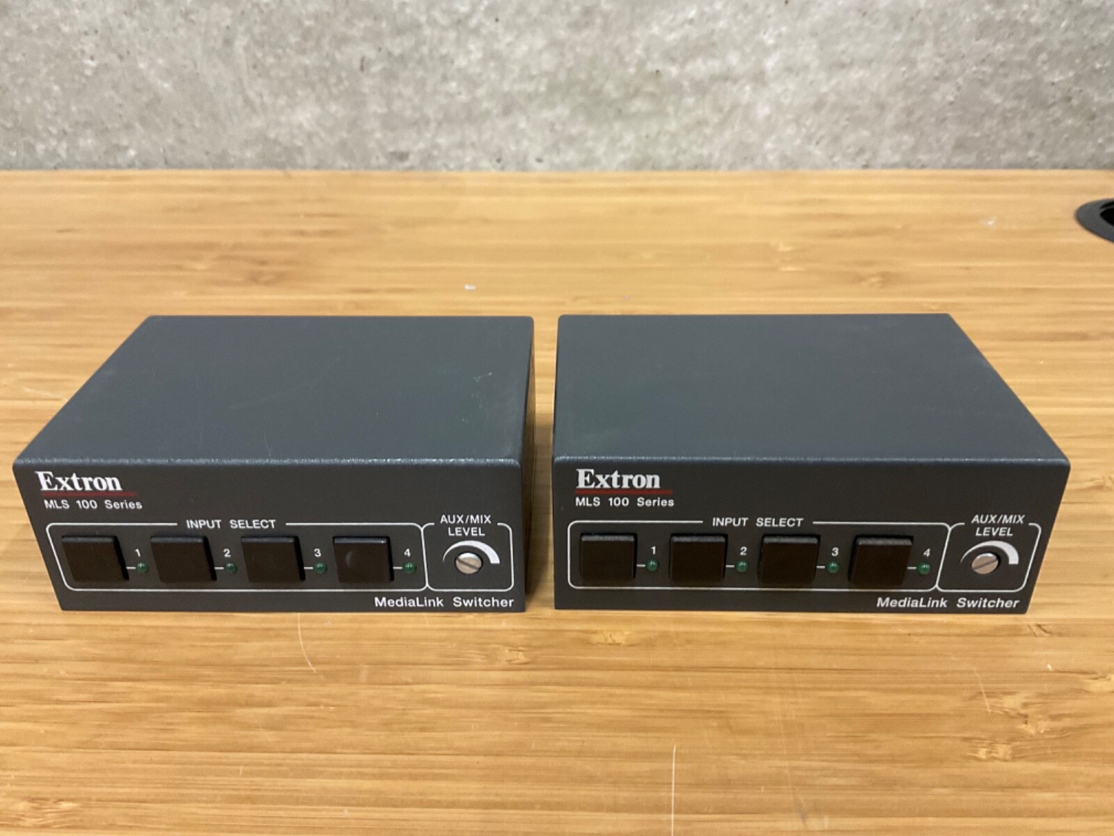 Lot of 2 Extron MLS 100 Series 4-Input MediaLink Switcher No Power ...