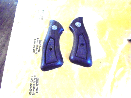 Service Grips & Screw for Rossi Model 31,38,51,68,687,69,70,88,89 ...