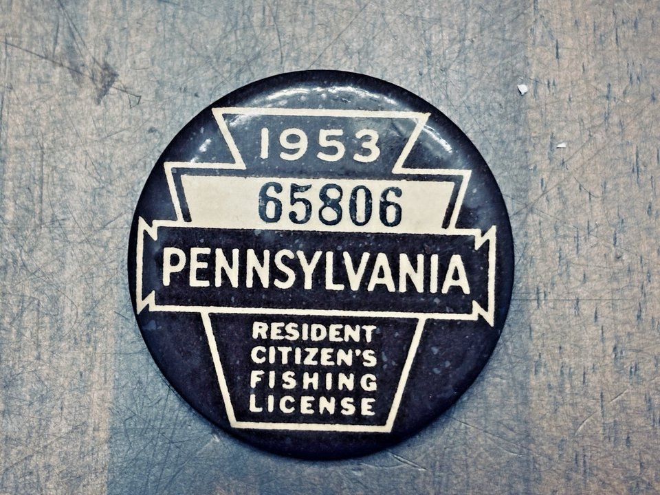 1953 Pennsylvania PA Fishing License Pin Pinback Badge Resident Citizen ...