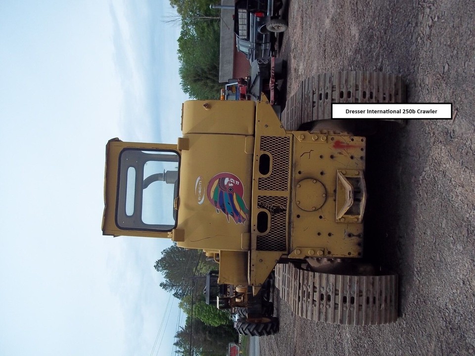 Well maintained Dresser International 250b Crawler Track Loader/ 4 n 1 ...