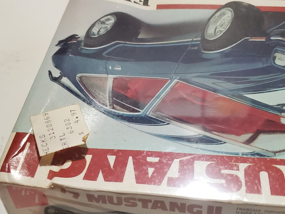 AMT 1977 '77 Ford Mustang II Plastic Model Car Kit 1:25 Scale Sealed ...