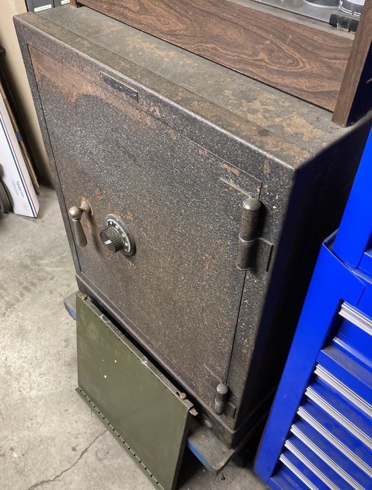 DIEBOLD CASHGARD COMBINATION SAFE..1935..VERY GOOD CONDITION..3 SAFES ...