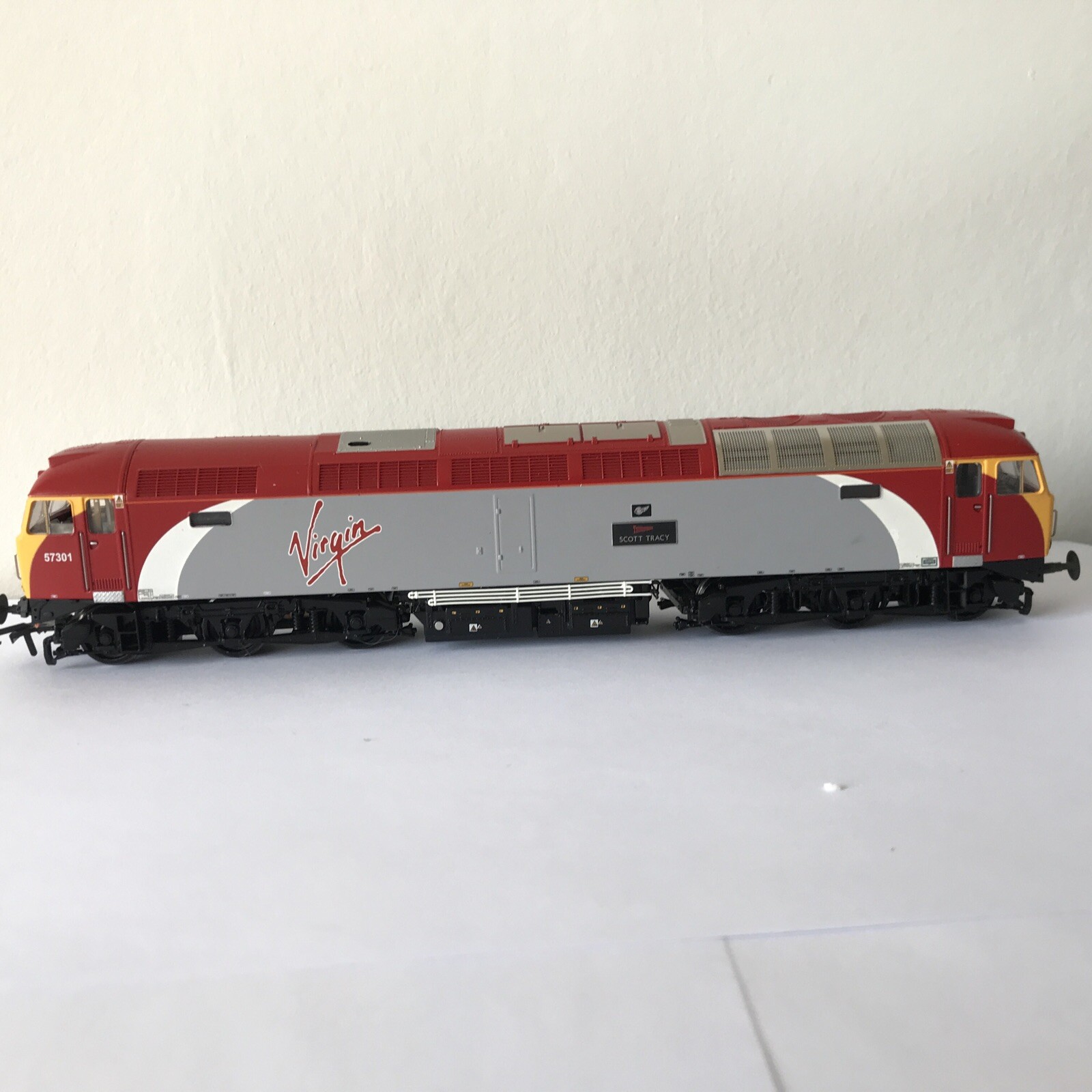 BACHMANN 32-751 CLASS 57 DIESEL LOCO No 57301 SCOTT TRACY VIRGIN TRAINS ...