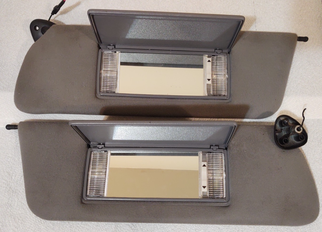 97-01 JEEP CHEROKEE XJ SUN VISORS PAIR LEFT & RIGHT | eBay