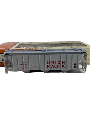 Con-Cor HO Scale Train 0001-009501 S-2 Covered Hopper Kit Union Pacific ...