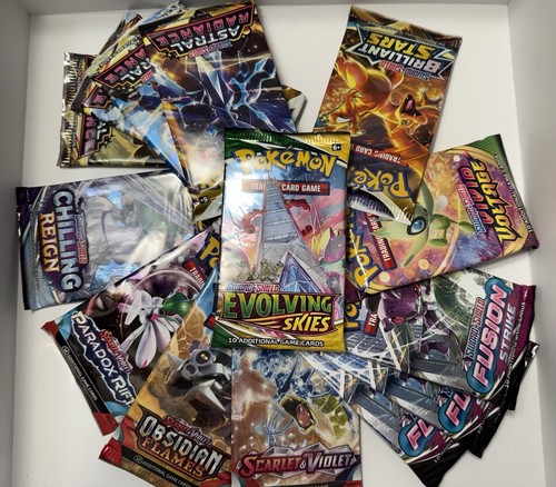 Pokémon TCG Random Booster Packs Featuring (Evolving Skies). 15 SEALED ...