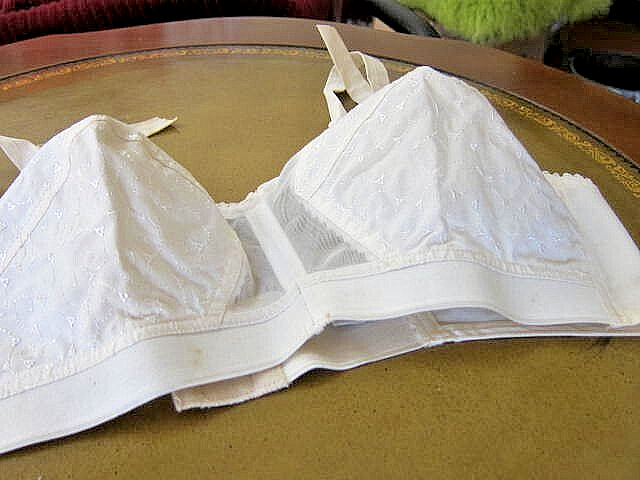 Vintage Never Worn Playtex High Style Bra Wireless Pointy Unlined Cup ...