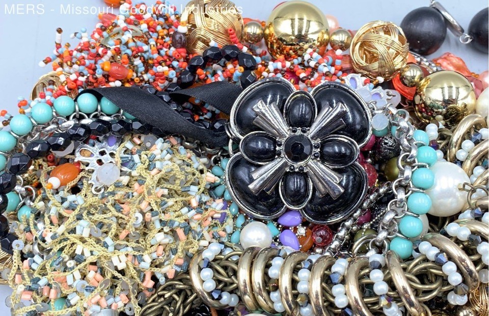 Mixed Metals/Materials Assorted Lot of Necklaces - 9 Pounds | eBay