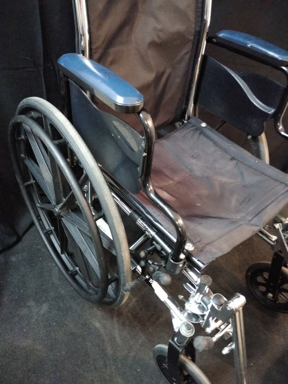 Invacare Tracer SX5 Wheelchair / Used / Arm Rests / Leg Rests / Black ...
