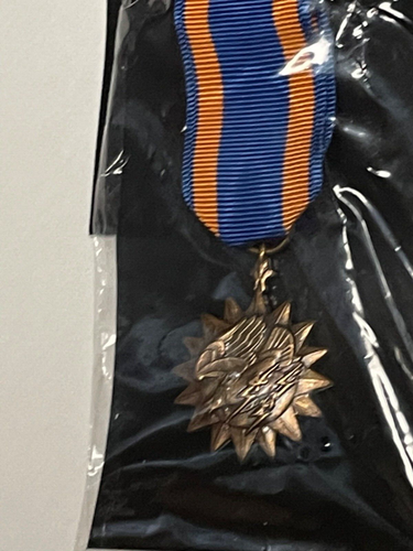 U.S.A. National Air Medal Eagle & Lightning Bolts Orange & Blue Ribbon ...