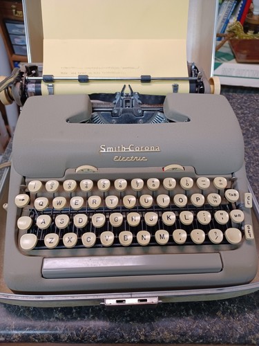 Vtg Smith Corona 5TE Electric Portable Typewriter Hard Case Working See ...