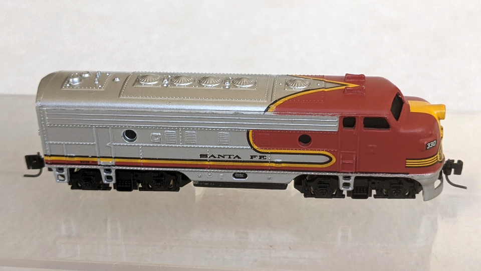 Micro Trains Santa Fe Red/Silver F7 Locomotive Engine #300 Z Scale ...