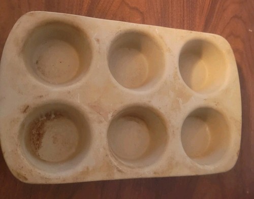 The Pampered Chef Stoneware 6 Muffin Pan Family Heritage Cupcake Baker ...