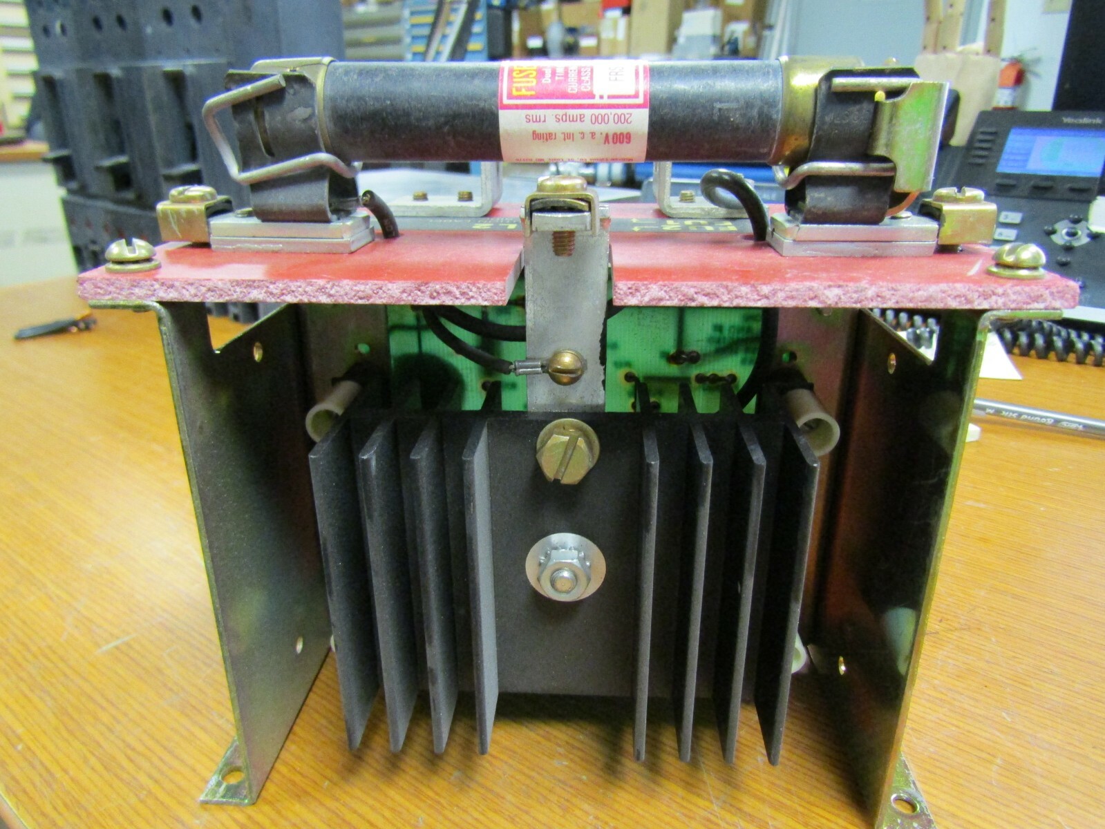 👀 ALLEN BRADLEY 1410 MOTOR WINDING HEATER 3 PHASE 230/460 VAC 1410-301 ...