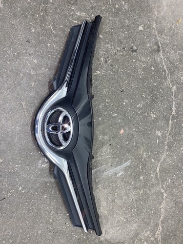 2014 2015 2016 2017 Toyota Yaris Front Bumper Upper Grille 53101-0D660 ...