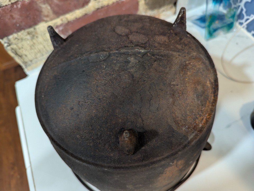 Antique Cast Iron Bean Pot 3-leg Cauldron Wire Handle. Large 10H X 10W ...